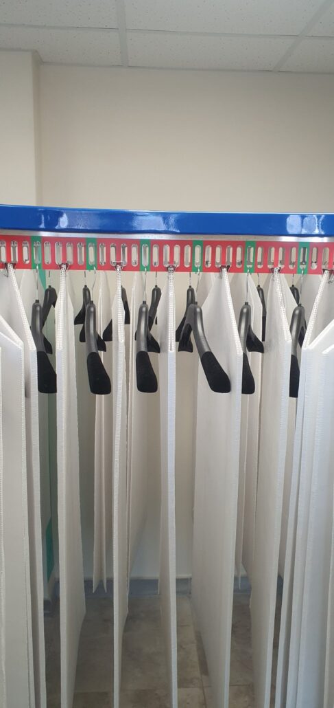 Automatic Cloak Room “GARDEROBOT” - iConveyor